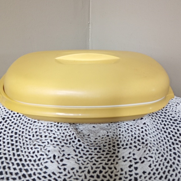 Tupperware | Kitchen | Vintage Harvest Gold Tupperware 2735 Vegetable ...